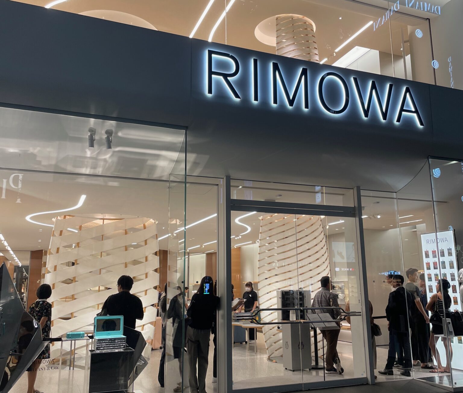 【徹底レビュー】2025年最新版のRIMOWA（リモワ）オリジナルキャビンSをレビュー｜機内持ち込み可能 | Yudai Blog
