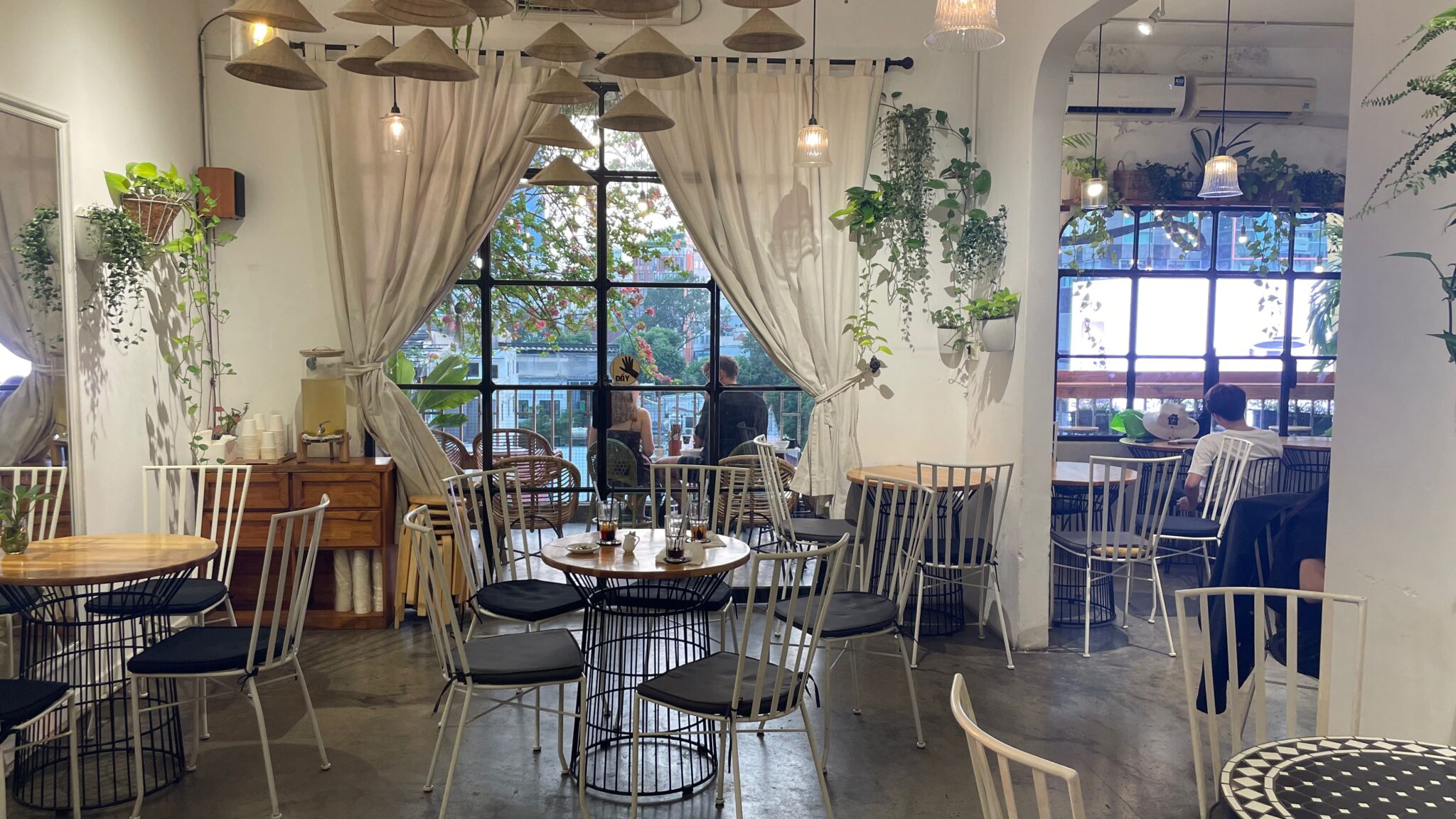 【ホーチミンカフェアパート】おすすめカフェSaigon oi cafeに行ってきたよ | Yudai Blog