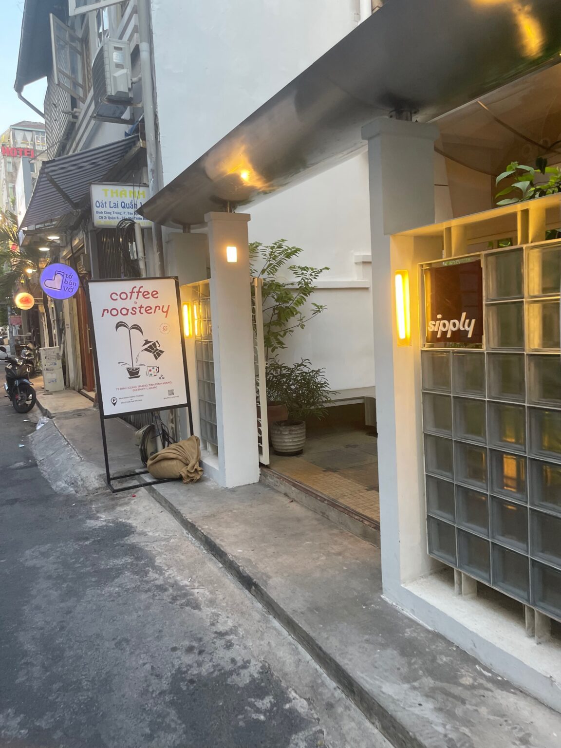 【タンディン教会近く】おしゃれで穴場のSipply Coffeeが本当におすすめ、タンディン教会の観光後にここでChillで決まりでしょ ...